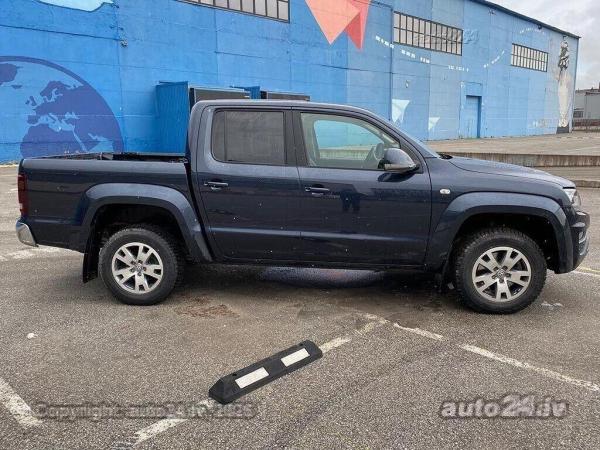 Blue Volkswagen Amarok 2018 in Tallinn, with an engine capacity of 3.00 L and mileage of 249 thousand km for 19900 €, photo 3 on AUTOMOTO.COM.LV