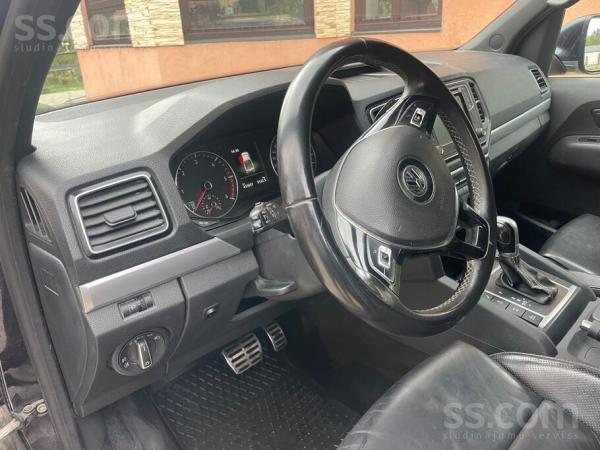 Blue Volkswagen Amarok 2018 in Riga, with an engine capacity of 3.00 L and mileage of 434 thousand km for 12100 €, photo 7 on AUTOMOTO.COM.LV