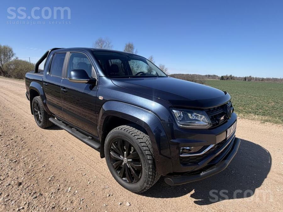Blue Volkswagen Amarok 2020 in Daugavpils, with an engine capacity of 3.00 L and mileage of 245 thousand km for 19000 €, photo 3 on AUTOMOTO.COM.LV