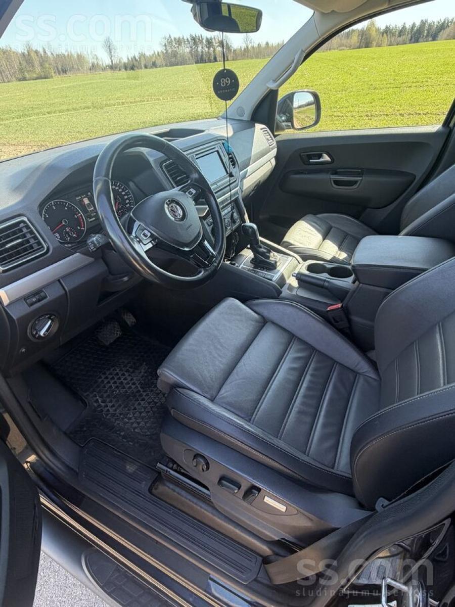 Blue Volkswagen Amarok 2020 in Daugavpils, with an engine capacity of 3.00 L and mileage of 245 thousand km for 19000 €, photo 7 on AUTOMOTO.COM.LV