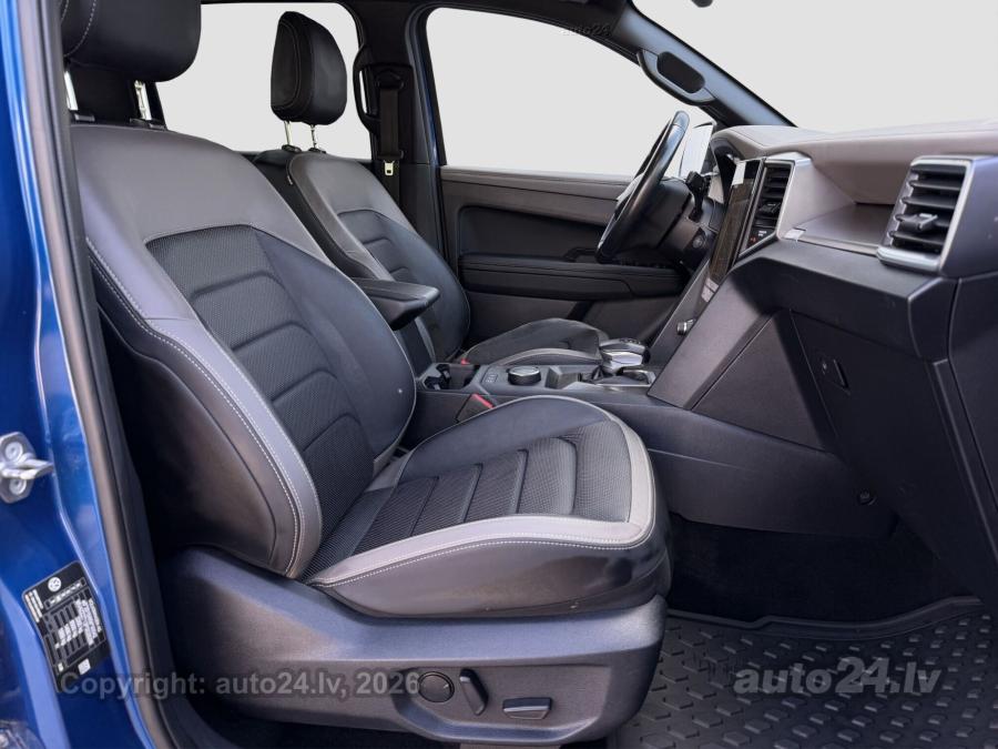Blue Volkswagen Amarok 2024 in Parnu, with an engine capacity of 3.00 L and mileage of 99 thousand km for 47900 €, photo 7 on AUTOMOTO.COM.LV