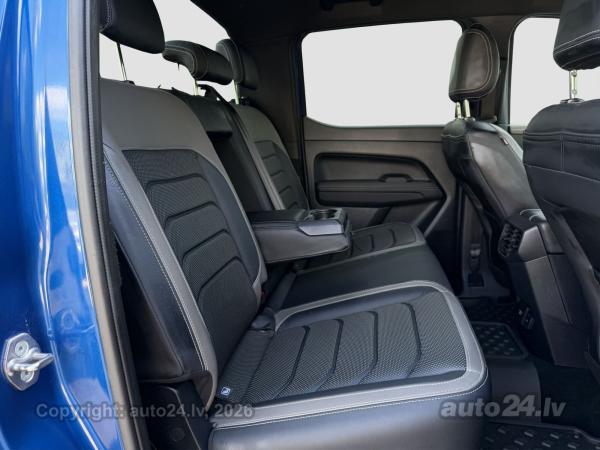 Blue Volkswagen Amarok 2024 in Parnu, with an engine capacity of 3.00 L and mileage of 99 thousand km for 47900 €, photo 8 on AUTOMOTO.COM.LV