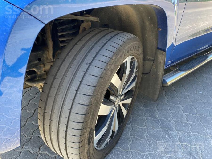 Blue Volkswagen Amarok 2017 in Riga, with an engine capacity of 3.00 L and mileage of 180 thousand km for 25900 €, photo 6 on AUTOMOTO.COM.LV