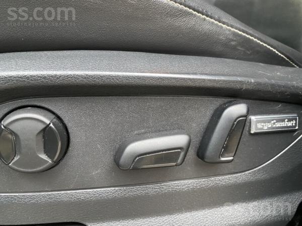 Blue Volkswagen Amarok 2017 in Riga, with an engine capacity of 3.00 L and mileage of 180 thousand km for 25900 €, photo 7 on AUTOMOTO.COM.LV