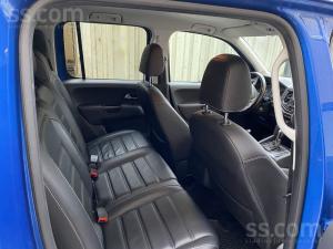 Blue Volkswagen Amarok 2017 in Riga, with an engine capacity of 3.00 L and mileage of 180 thousand km for 25900 €, photo 9 on AUTOMOTO.COM.LV