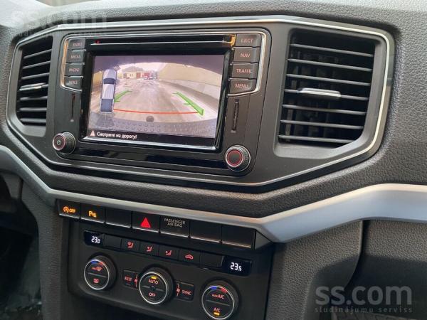 Blue Volkswagen Amarok 2017 in Riga, with an engine capacity of 3.00 L and mileage of 180 thousand km for 25900 €, photo 9 on AUTOMOTO.COM.LV