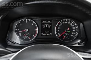 Blue Volkswagen Amarok 2018 in Riga, with an engine capacity of 3.00 L and mileage of 239 thousand km for 21850 €, photo 11 on AUTOMOTO.COM.LV