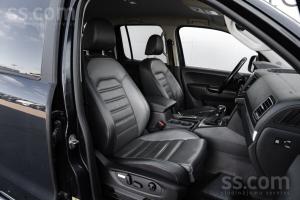 Blue Volkswagen Amarok 2018 in Riga, with an engine capacity of 3.00 L and mileage of 239 thousand km for 21850 €, photo 13 on AUTOMOTO.COM.LV