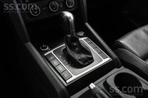 Blue Volkswagen Amarok 2018 in Riga, with an engine capacity of 3.00 L and mileage of 239 thousand km for 21850 €, photo 17 on AUTOMOTO.COM.LV
