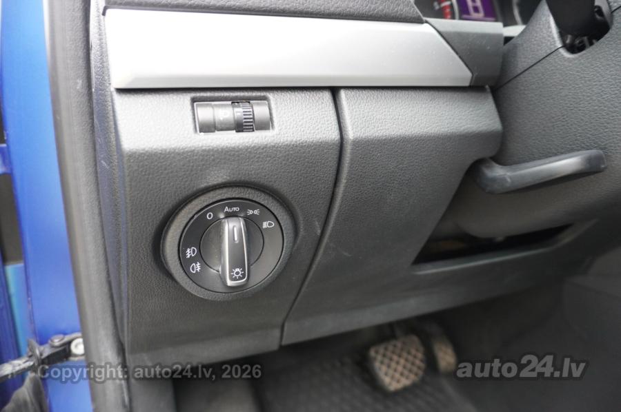 Zils Volkswagen Amarok 2019 Tallina, ar dzinēja tilpumu 3.00 L un nobraukumu 198 tūkst. km par 21000 €, foto 16 vietnē AUTOMOTO.COM.LV