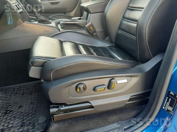 Blue Volkswagen Amarok 2020 in Ventspils, with an engine capacity of 3.00 L and mileage of 220 thousand km for 24550 €, photo 9 on AUTOMOTO.COM.LV