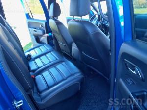 Blue Volkswagen Amarok 2020 in Ventspils, with an engine capacity of 3.00 L and mileage of 220 thousand km for 24550 €, photo 12 on AUTOMOTO.COM.LV