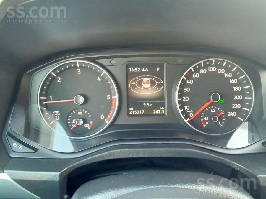 Blue Volkswagen Amarok 2020 in Ventspils, with an engine capacity of 3.00 L and mileage of 220 thousand km for 24550 €, photo 15 on AUTOMOTO.COM.LV