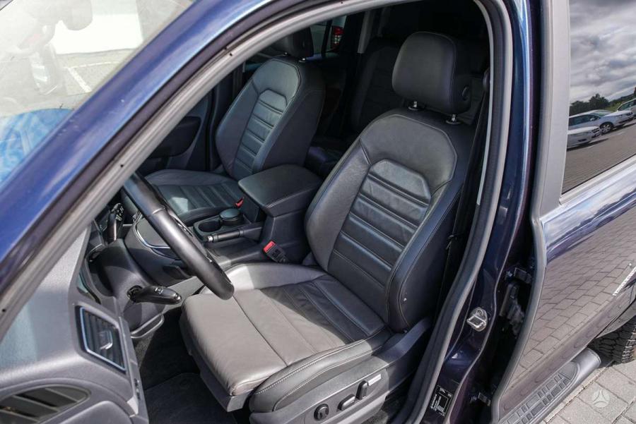 Zils Volkswagen Amarok 2020 Marijampole, ar dzinēja tilpumu 2.97 L un nobraukumu 195 tūkst. km par 21950 €, foto 26 vietnē AUTOMOTO.COM.LV