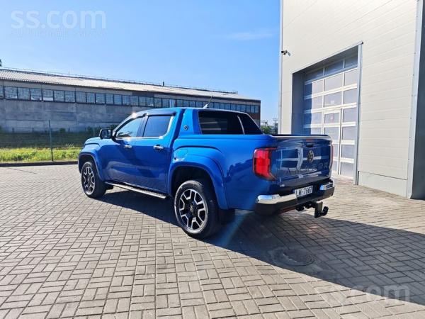 Blue Volkswagen Amarok 2023 in Liepaja, with an engine capacity of 3.00 L and mileage of 40 thousand km for 48000 €, photo 3 on AUTOMOTO.COM.LV
