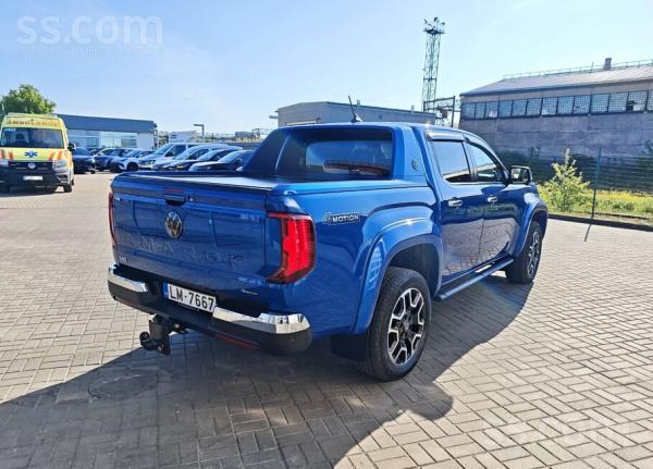 Blue Volkswagen Amarok 2023 in Liepaja, with an engine capacity of 3.00 L and mileage of 40 thousand km for 48000 €, photo 5 on AUTOMOTO.COM.LV
