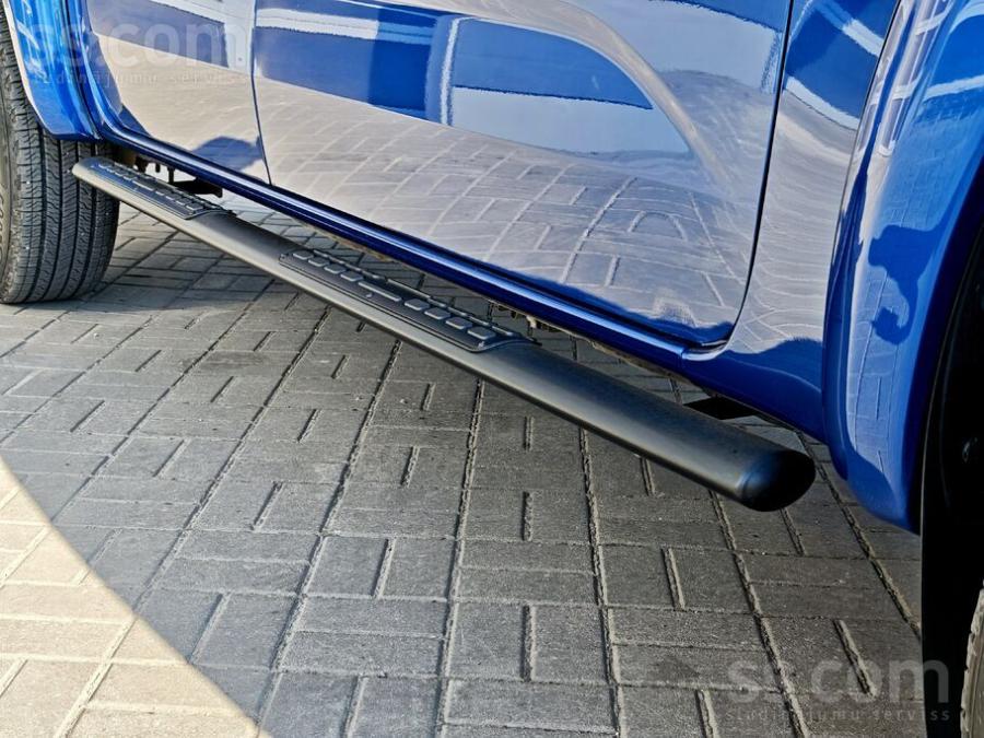 Blue Volkswagen Amarok 2023 in Liepaja, with an engine capacity of 3.00 L and mileage of 40 thousand km for 48000 €, photo 12 on AUTOMOTO.COM.LV