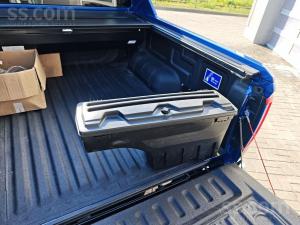 Blue Volkswagen Amarok 2023 in Liepaja, with an engine capacity of 3.00 L and mileage of 40 thousand km for 48000 €, photo 17 on AUTOMOTO.COM.LV