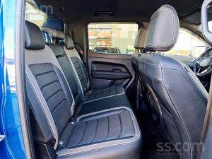 Blue Volkswagen Amarok 2023 in Liepaja, with an engine capacity of 3.00 L and mileage of 40 thousand km for 48000 €, photo 25 on AUTOMOTO.COM.LV