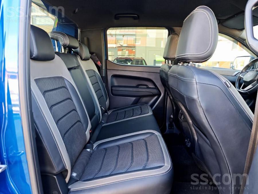 Blue Volkswagen Amarok 2023 in Liepaja, with an engine capacity of 3.00 L and mileage of 40 thousand km for 48000 €, photo 25 on AUTOMOTO.COM.LV