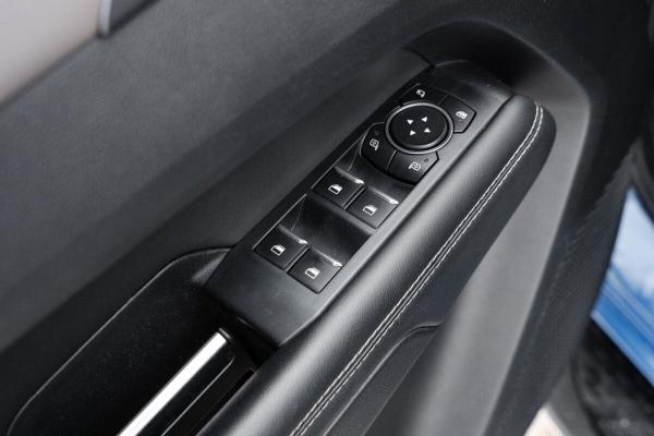 Zils Volkswagen Amarok 2024 Mārupe, ar dzinēja tilpumu 3.00 L un nobraukumu 80 tūkst. km par 42900 €, foto 7 vietnē AUTOMOTO.COM.LV