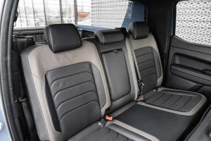Blue Volkswagen Amarok 2024 in Marupe, with an engine capacity of 3.00 L and mileage of 80 thousand km for 42900 €, photo 21 on AUTOMOTO.COM.LV