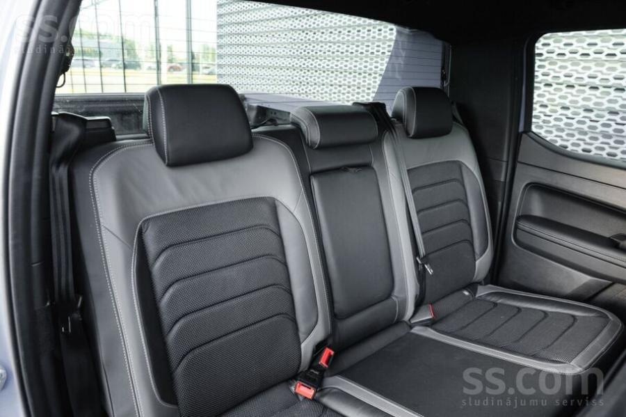 Zils Volkswagen Amarok 2024 Rīga, ar dzinēja tilpumu 3.00 L un nobraukumu 80 tūkst. km par 42900 €, foto 21 vietnē AUTOMOTO.COM.LV