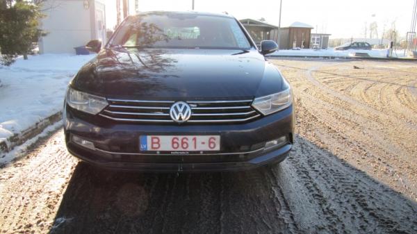 Blue Volkswagen Amarok 2015 in Riga, with an engine capacity of 2.00 L and mileage of 410 thousand km for 6950 €, photo 7 on AUTOMOTO.COM.LV