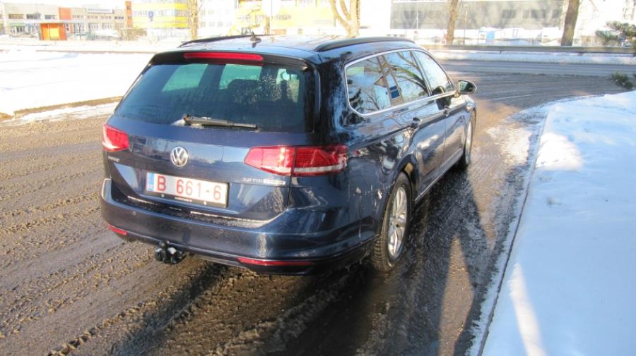 Blue Volkswagen Amarok 2015 in Riga, with an engine capacity of 2.00 L and mileage of 410 thousand km for 6950 €, photo 6 on AUTOMOTO.COM.LV