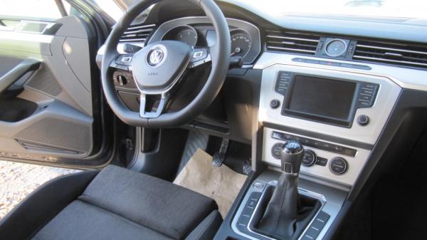 Zils Volkswagen Amarok 2015 Rīga, ar dzinēja tilpumu 2.00 L un nobraukumu 410 tūkst. km par 6950 €, foto 8 vietnē AUTOMOTO.COM.LV
