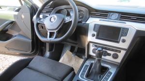 Blue Volkswagen Amarok 2015 in Riga, with an engine capacity of 2.00 L and mileage of 410 thousand km for 6950 €, photo 9 on AUTOMOTO.COM.LV