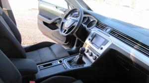Blue Volkswagen Amarok 2015 in Riga, with an engine capacity of 2.00 L and mileage of 410 thousand km for 6950 €, photo 10 on AUTOMOTO.COM.LV
