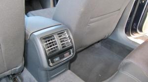 Blue Volkswagen Amarok 2015 in Riga, with an engine capacity of 2.00 L and mileage of 410 thousand km for 6950 €, photo 14 on AUTOMOTO.COM.LV
