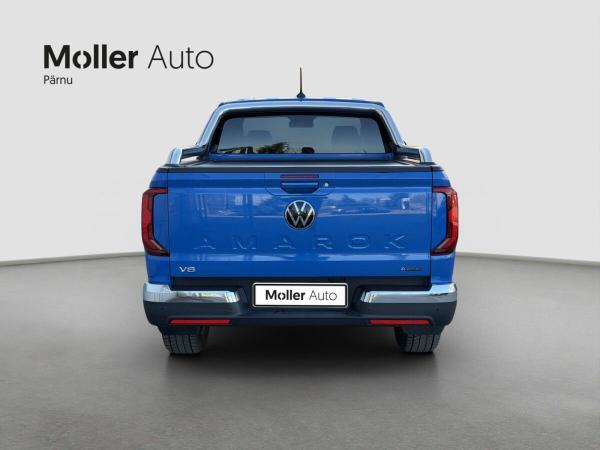 Zils Volkswagen Amarok 2024 Pērnava, ar dzinēja tilpumu 3.00 L un nobraukumu 40 tūkst. km par 51900 €, foto 4 vietnē AUTOMOTO.COM.LV