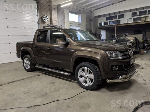 Brown Volkswagen Amarok 2012 in Jelgava, with an engine capacity of 2.00 L and mileage of 308 thousand km for 10000 €, photo 5 on AUTOMOTO.COM.LV