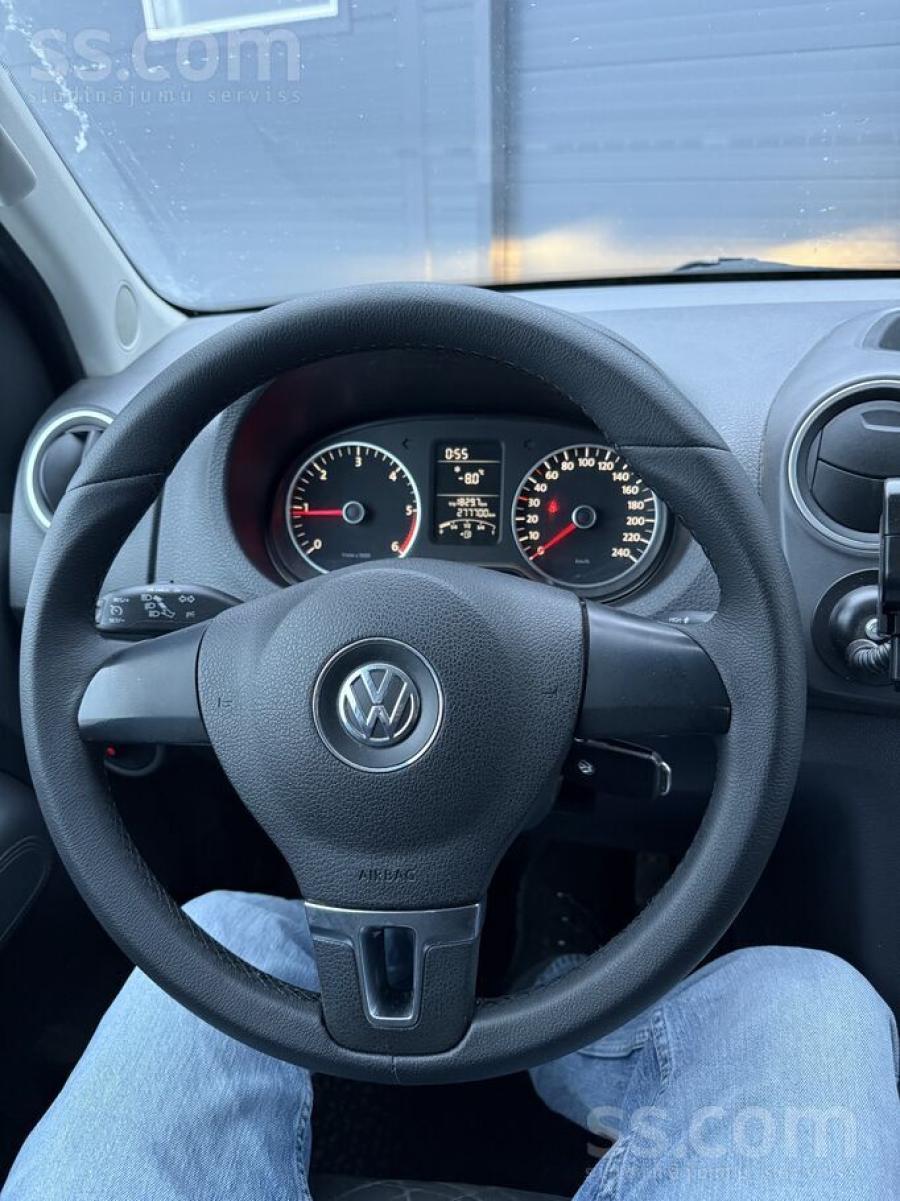 Brown Volkswagen Amarok 2012 in Aizkraukle, with an engine capacity of 2.00 L and mileage of 273 thousand km for 12470 €, photo 9 on AUTOMOTO.COM.LV