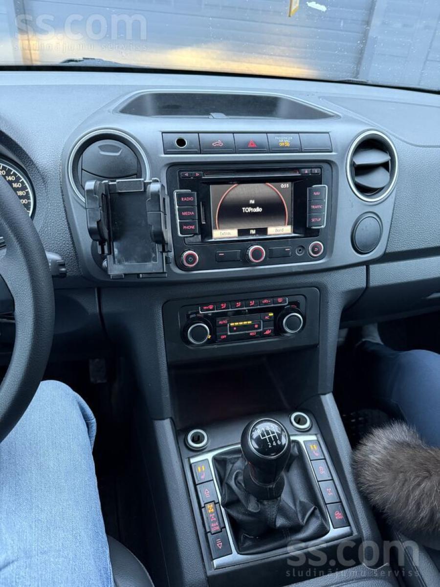 Brown Volkswagen Amarok 2012 in Aizkraukle, with an engine capacity of 2.00 L and mileage of 273 thousand km for 12470 €, photo 10 on AUTOMOTO.COM.LV