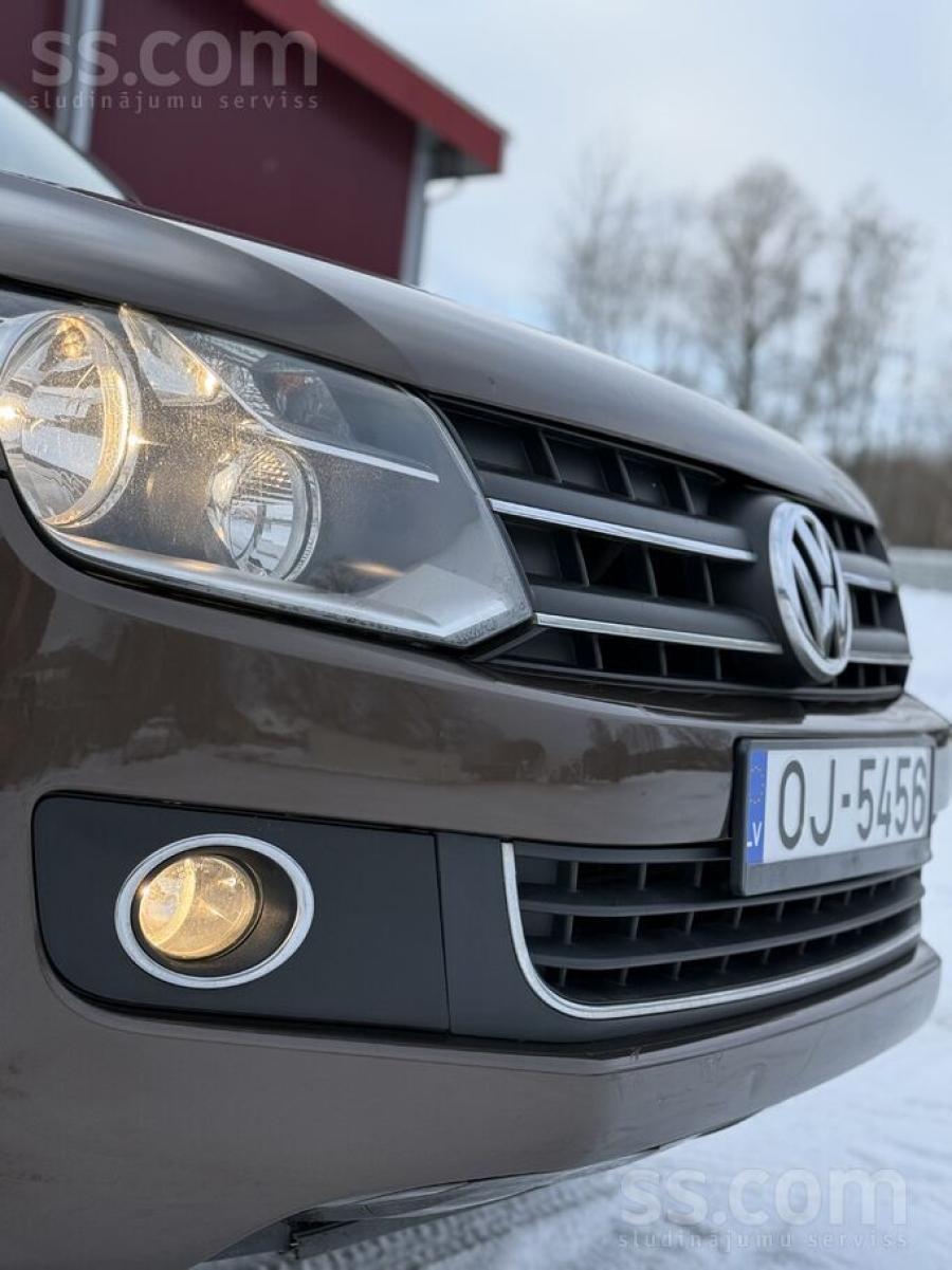 Brown Volkswagen Amarok 2012 in Aizkraukle, with an engine capacity of 2.00 L and mileage of 273 thousand km for 12470 €, photo 15 on AUTOMOTO.COM.LV