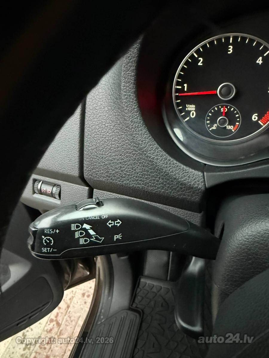 Brūns Volkswagen Amarok 2014 Tallina, ar dzinēja tilpumu 2.00 L un nobraukumu 355 tūkst. km par 12999 €, foto 24 vietnē AUTOMOTO.COM.LV
