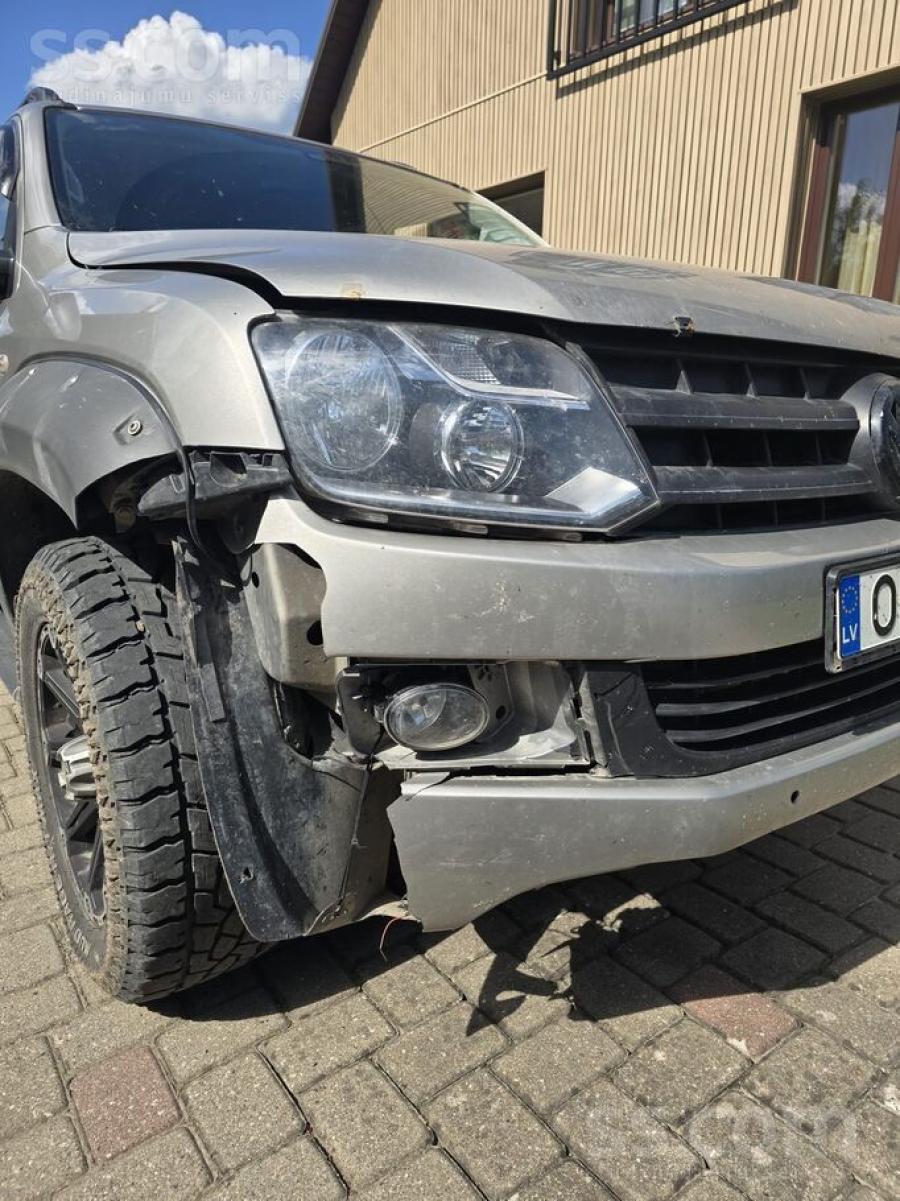 Brown Volkswagen Amarok 2013 in Cesis, with an engine capacity of 2.00 L and mileage of 210 thousand km for 7000 €, photo 6 on AUTOMOTO.COM.LV
