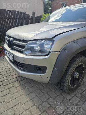 Brown Volkswagen Amarok 2013 in Cesis, with an engine capacity of 2.00 L and mileage of 210 thousand km for 7000 €, photo 8 on AUTOMOTO.COM.LV