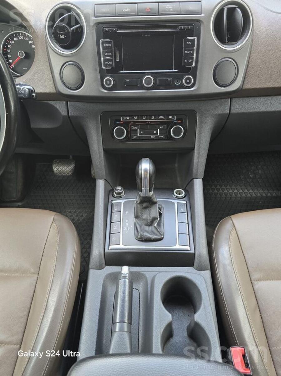 Brown Volkswagen Amarok 2013 in Cesis, with an engine capacity of 2.00 L and mileage of 210 thousand km for 7000 €, photo 9 on AUTOMOTO.COM.LV