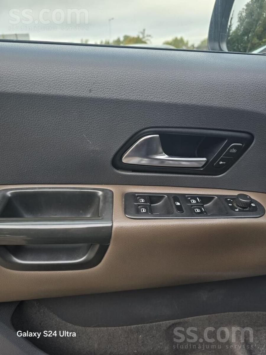 Brown Volkswagen Amarok 2013 in Cesis, with an engine capacity of 2.00 L and mileage of 210 thousand km for 7000 €, photo 12 on AUTOMOTO.COM.LV
