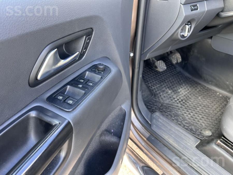 Brown Volkswagen Amarok 2015 in Talsi, with an engine capacity of 2.00 L and mileage of 301 thousand km for 7900 €, photo 13 on AUTOMOTO.COM.LV