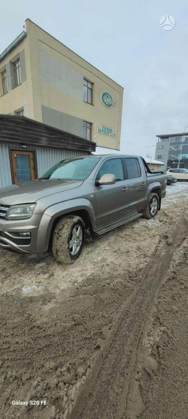 Brown Volkswagen Amarok 2018 in Vilnius, with an engine capacity of 2.97 L and mileage of 240 thousand km for 17500 €, photo 2 on AUTOMOTO.COM.LV