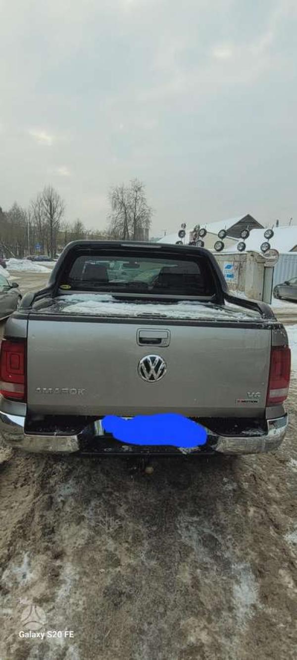 Brown Volkswagen Amarok 2018 in Vilnius, with an engine capacity of 2.97 L and mileage of 240 thousand km for 17500 €, photo 5 on AUTOMOTO.COM.LV