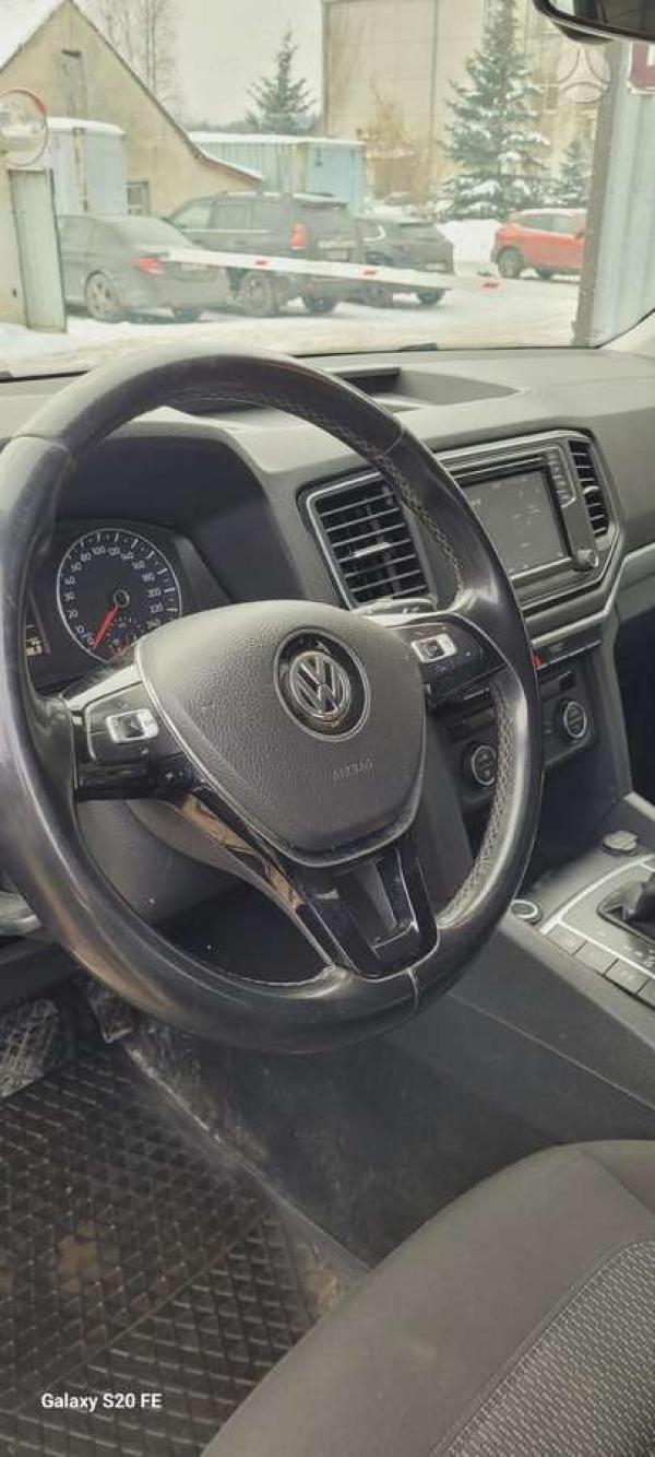 Brown Volkswagen Amarok 2018 in Vilnius, with an engine capacity of 2.97 L and mileage of 240 thousand km for 17500 €, photo 7 on AUTOMOTO.COM.LV