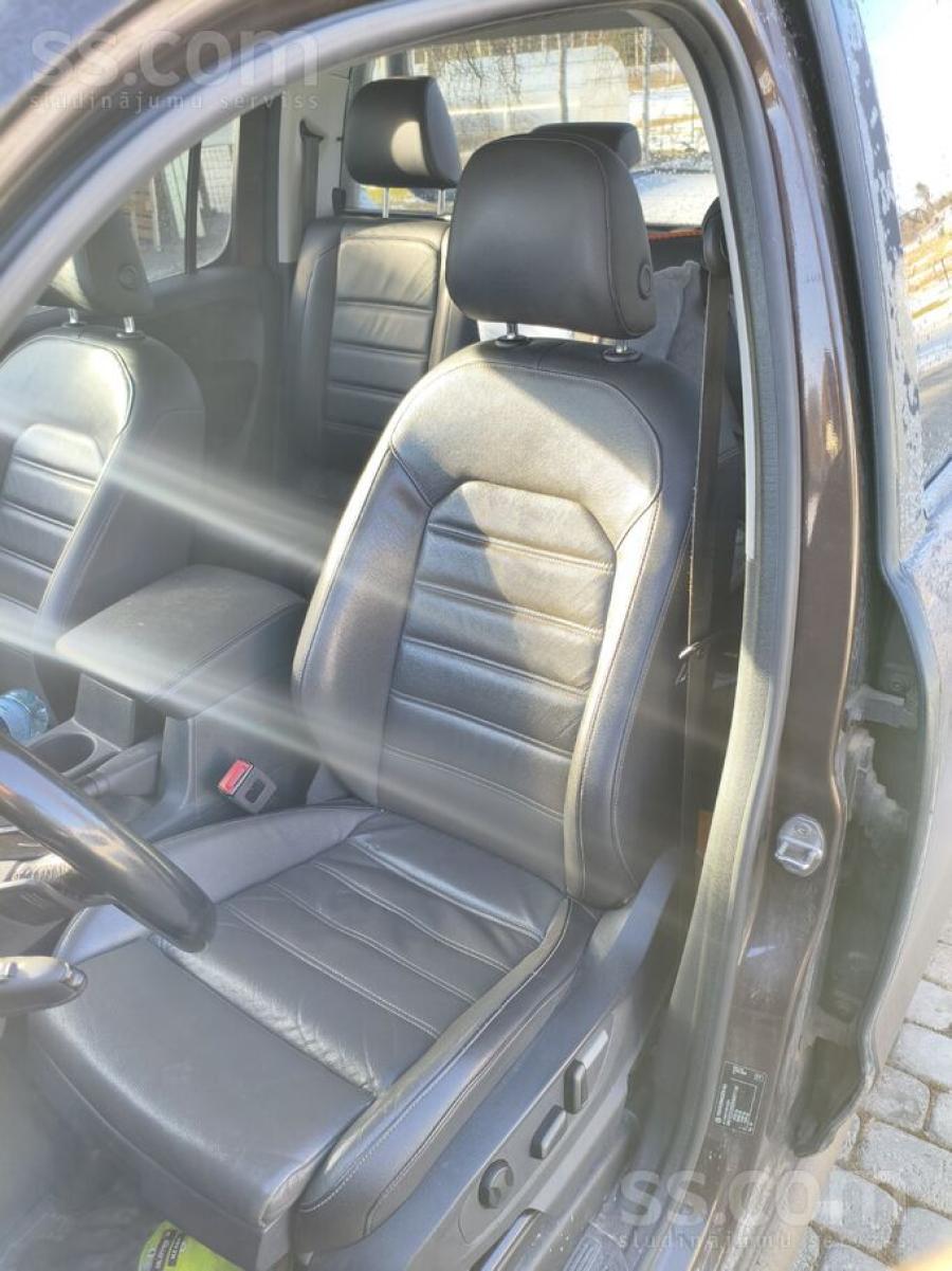 Brūns Volkswagen Amarok 2018 Cēsis, ar dzinēja tilpumu 3.00 L un nobraukumu 372 tūkst. km par 16000 €, foto 5 vietnē AUTOMOTO.COM.LV