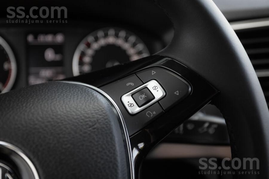 Brown Volkswagen Amarok 2019 in Riga, with an engine capacity of 3.00 L and mileage of 0 thousand km for 23700 €, photo 34 on AUTOMOTO.COM.LV