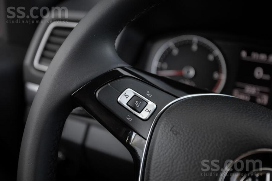 Brown Volkswagen Amarok 2019 in Riga, with an engine capacity of 3.00 L and mileage of 0 thousand km for 23700 €, photo 35 on AUTOMOTO.COM.LV